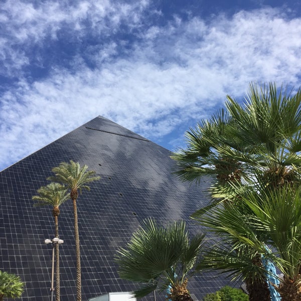 Photos at Luxor Oasis Pool Bar - Hotel Bar