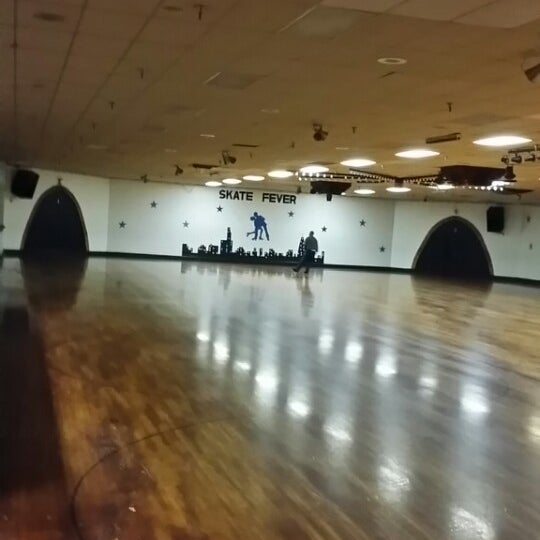 Glenwood Skating Center - Skating Rink