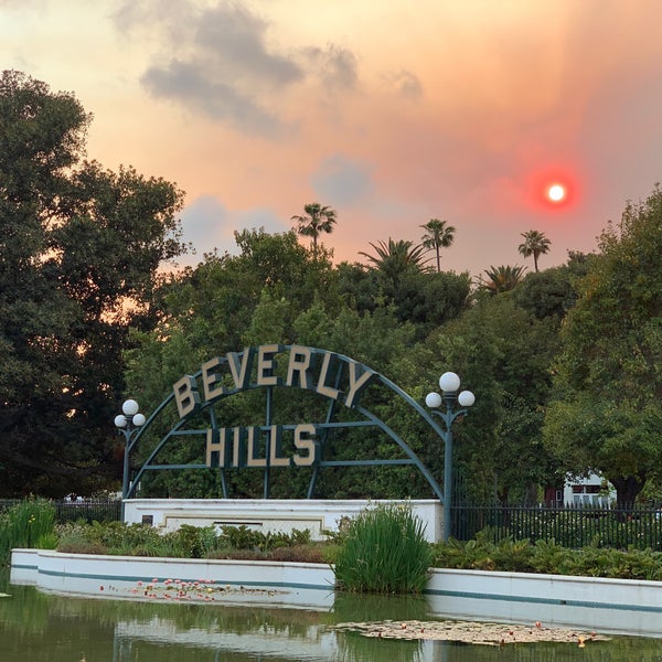 Beverly Hills Sign - Travel and Transportation