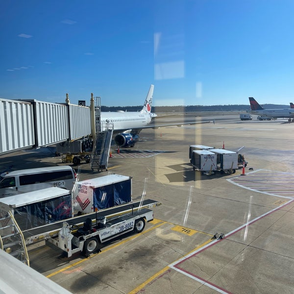 jetBlue Ticket Counter - Airport Ticket Counter