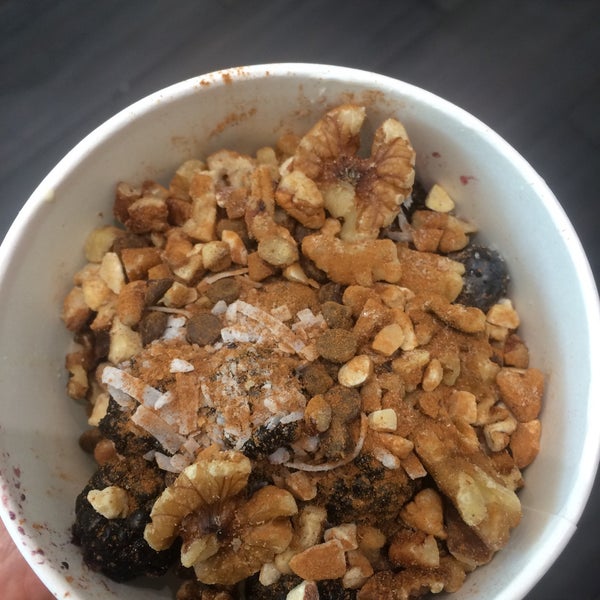 Yogurtology - Frozen Yogurt Shop