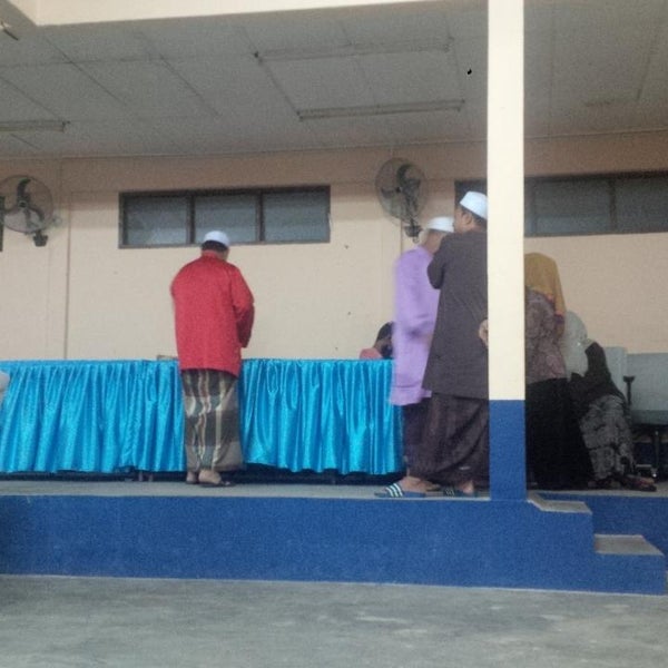 Balai Raya Kg Kayu Kelat - Community Center