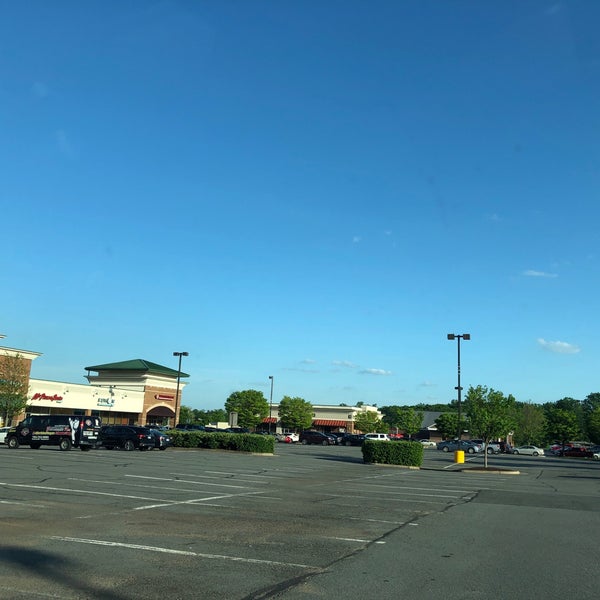 Somerset Crossing Plaza - Shopping Plaza