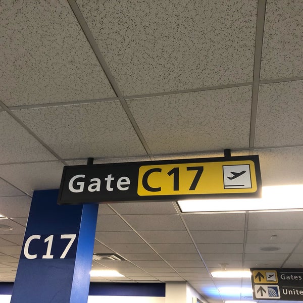 Gate C17 - Airport Gate in Dulles