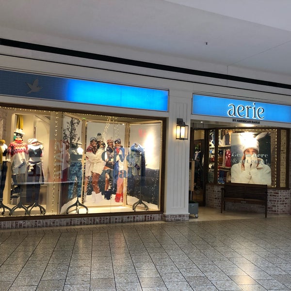 Aerie - Clothing Store in Fairfax