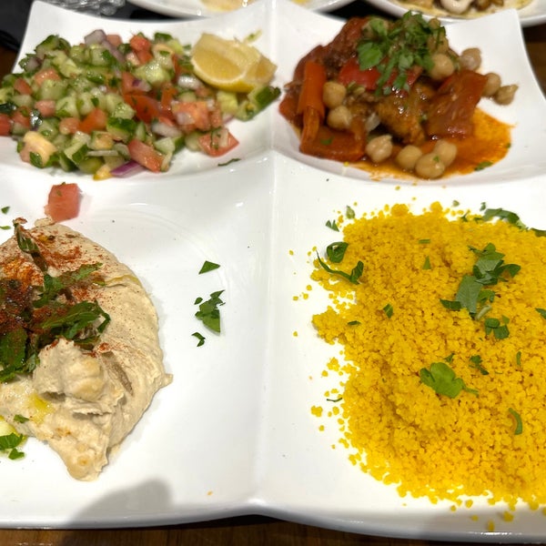 Hummus Kitchen - Yorkville - 52 tips