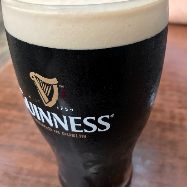 Irish Embassy Pub & Grill (Now Closed) - Pub in Montréal