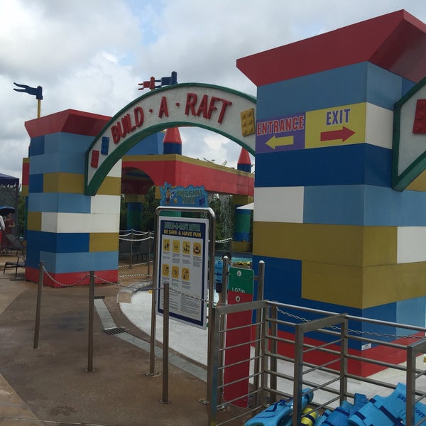 Build A Raft River - Attraction in Pulai