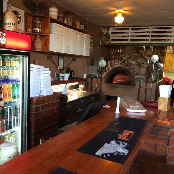 Portalia Pizzeria And Deli - Pizzeria in Table View