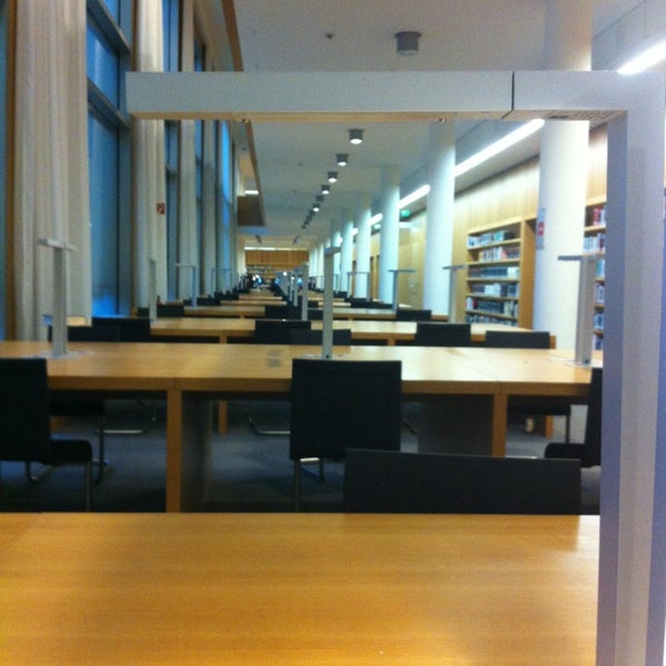 Bibliothek Recht & Wirtschaft (BRuW) - College Library in Frankfurt am Main