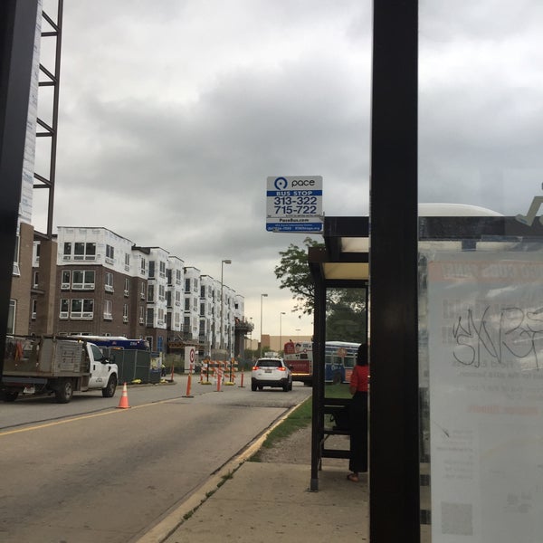 Pace Suburban Bus Stop - Yorktown Center - Yorktown Center