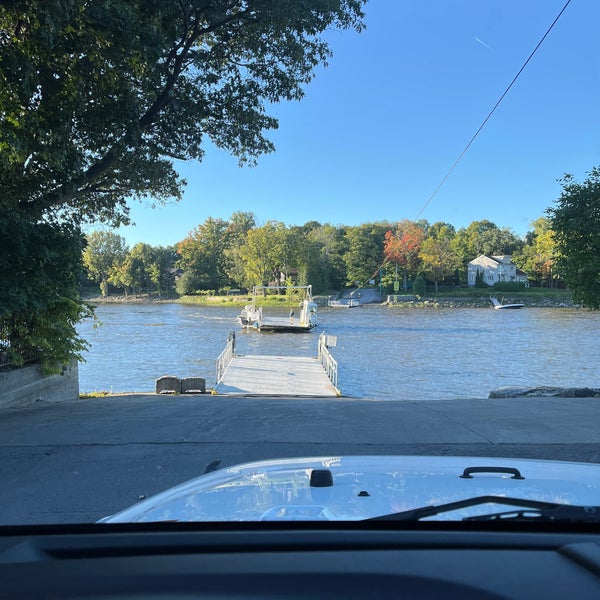 Traversier Laval - Ile Bizard Ferry - Laval-sur-le-Lac - Rue La Traverse