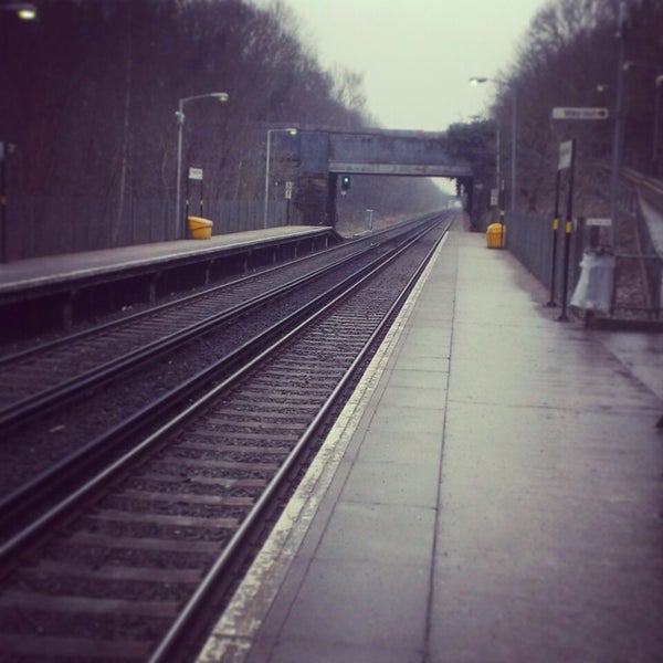 Bromborough Rake Railway Station (BMR) - Rail Station