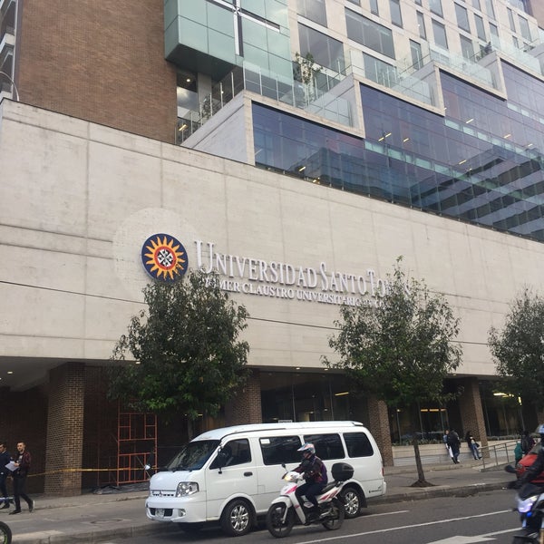 Universidad Santo Tomás - Edificio Doctor Angélico - Chicó Lago - 9 tips from 675 visitors