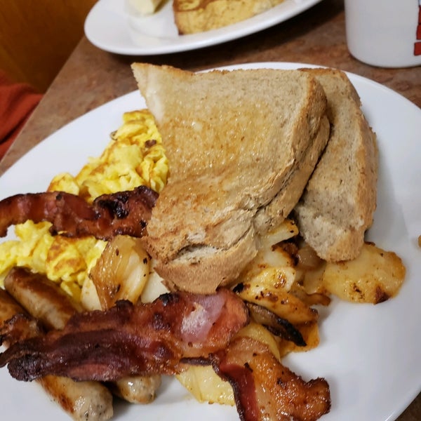 Mitchell's Diner - 16 tips from 343 visitors