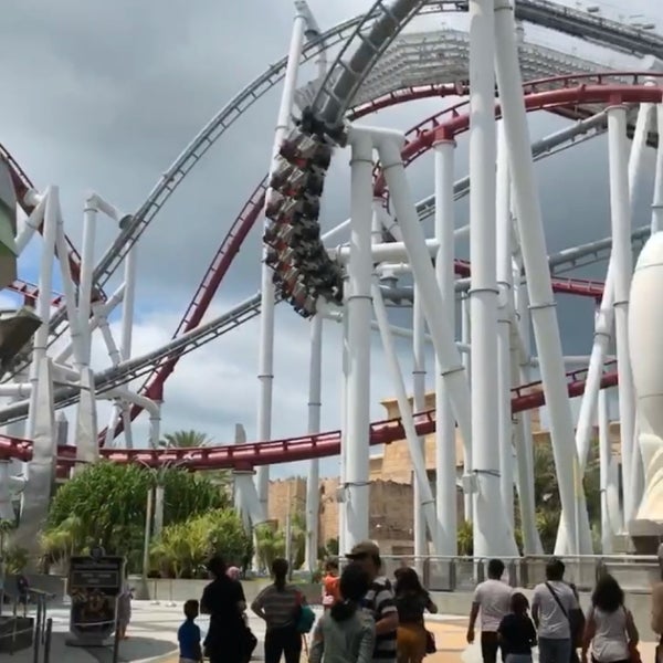 Photos at Battlestar Galactica: Human vs. Cylon - Universal Studios ...