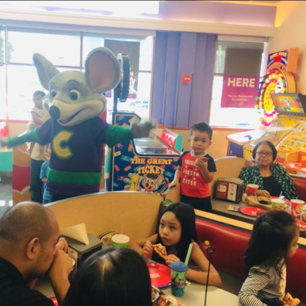 Chuck E. Cheese - Arcade