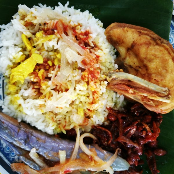 Photos at Restoran A Hassan Nasi Ayam Kg Highway Kesas Awan Besar ...