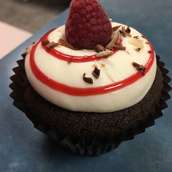 B Cupcakes - Cupcake Shop in Apopka