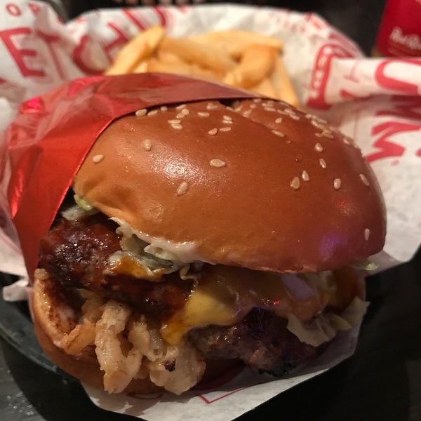 Red Robin Gourmet Burgers and Brews - Burger Joint in Amherst