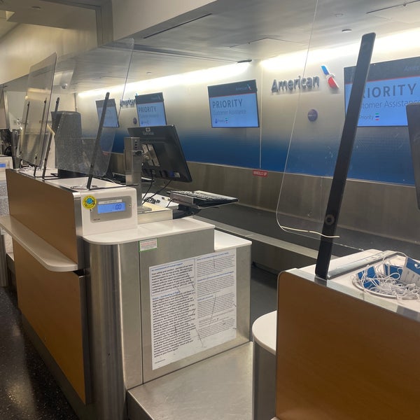American Airlines Check-in - West Los Angeles - Los Angeles, CA