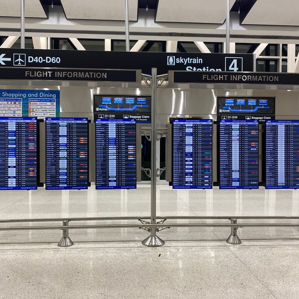 Skytrain Station 4 - Miami International Airport - Concourse D