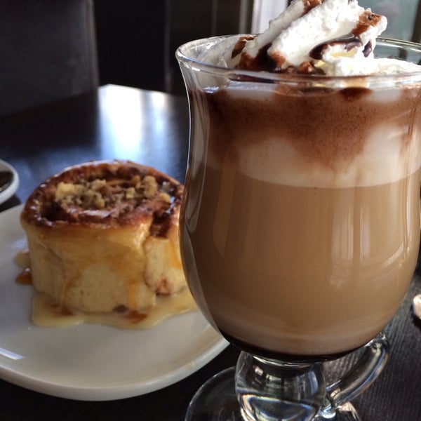 Viuna Café | کافه ویونا - منطقه ۱ - 17 tips from 117 visitors