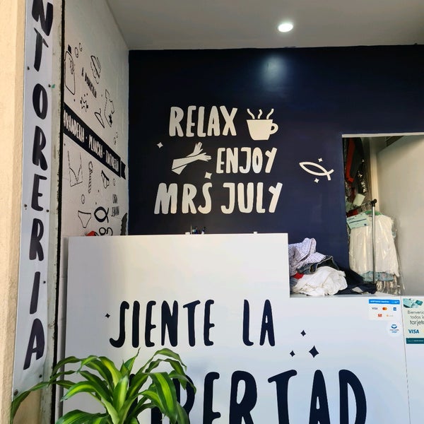 Tintorería Mrs July - 3 visitantes