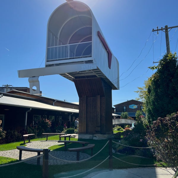 World's Largest Mailbox - Outdoor Sculpture in Casey