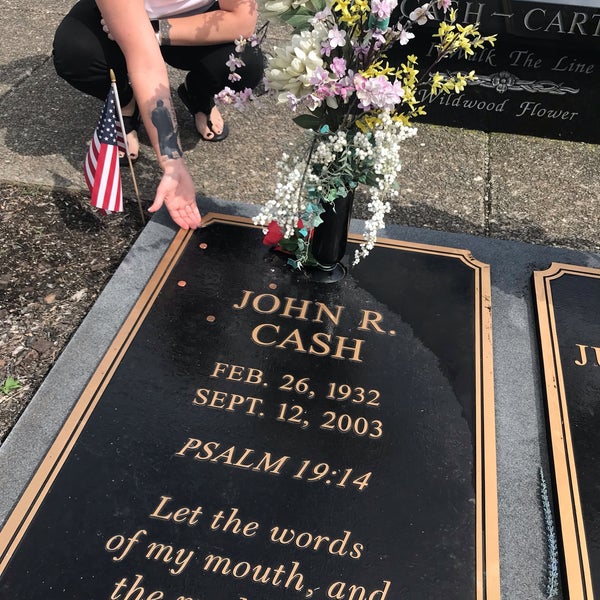 Johnny Cash's Grave - Cemetery