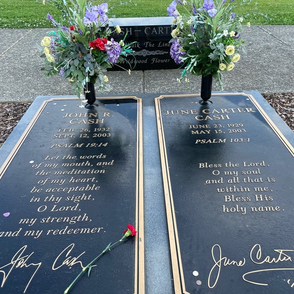 Johnny Cash's Grave - Cemetery