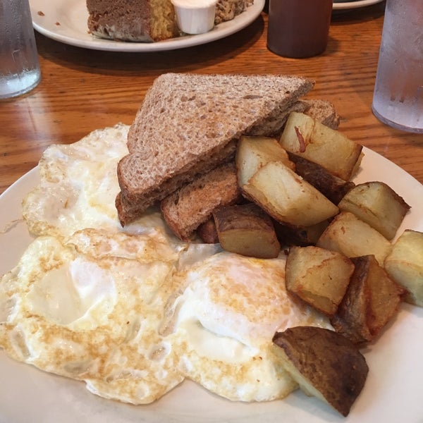 Breadmen's - 324 W Rosemary St