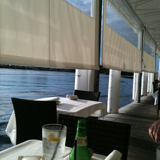 GG's Waterfront Bar And Grill - Seafood Restaurant in Hollywood