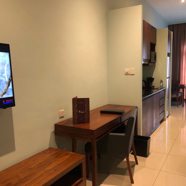 Ocean Edge Suites & Hotel Colombo