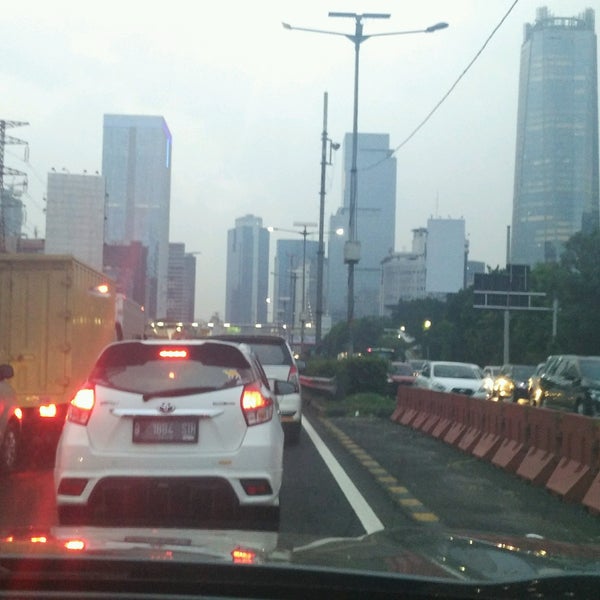Gerbang Tol Semanggi 1 - 26 tips dari 3403 pengunjung