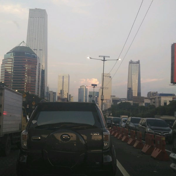 Gerbang Tol Semanggi 1 - 26 tips dari 3403 pengunjung
