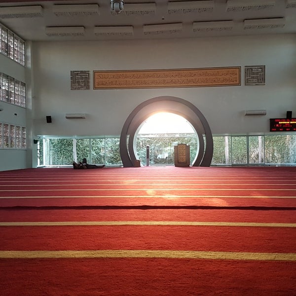 Masjid Raya Al-Azhar Summarecon Bekasi - Mosque