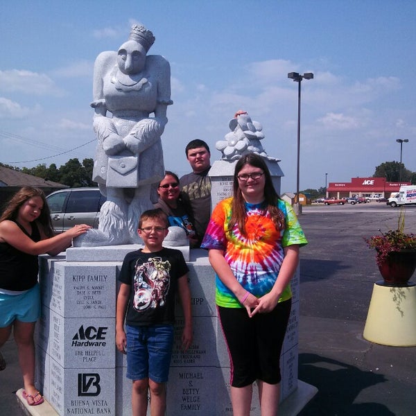 Alice The Goon Statue - Chester, IL