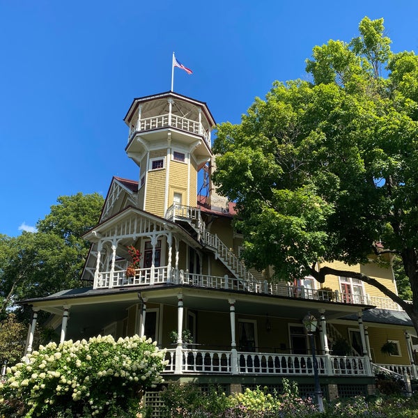 Black Point Mansion - History Museum in Lake Geneva