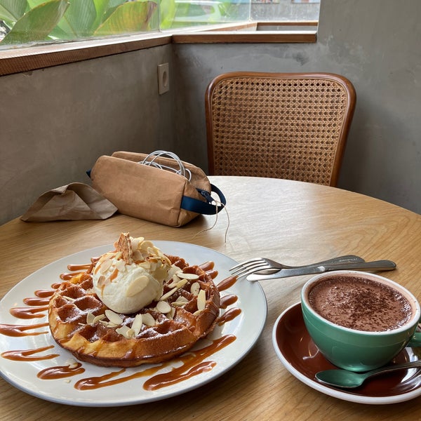 Brown Fox Waffle - 5 tips from 95 visitors