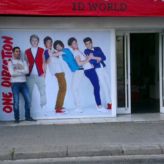 One Direction 1D World - Gift Store in La Dreta de l'Eixample