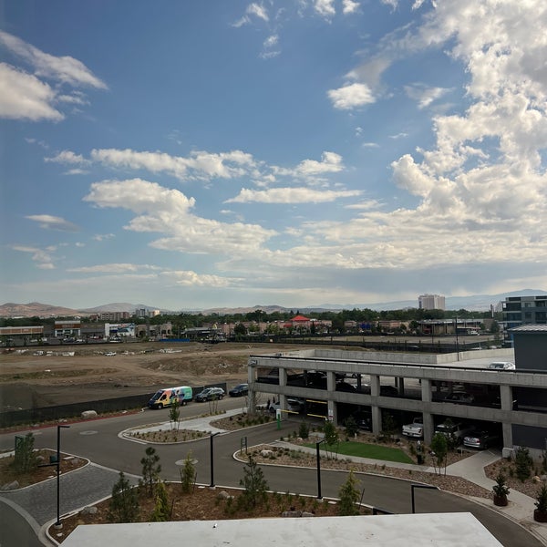 Element Reno Experience District - Hotel