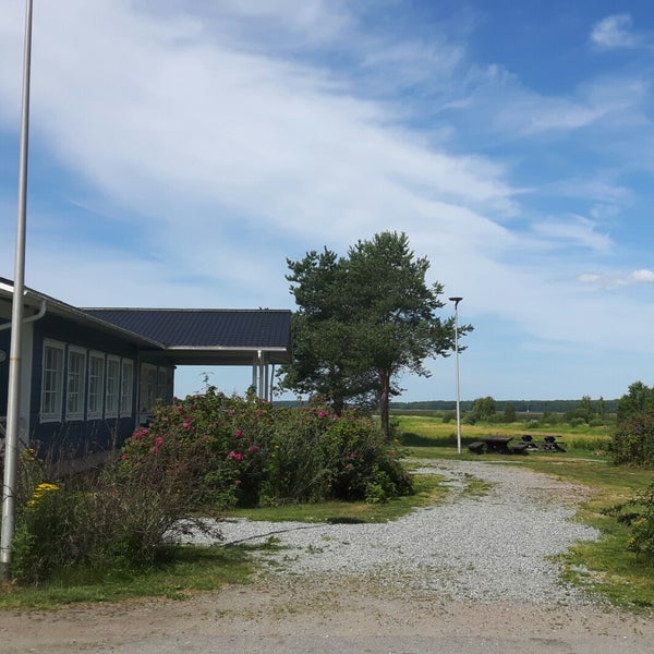 Tesses Cafe - Restaurant in Kuni