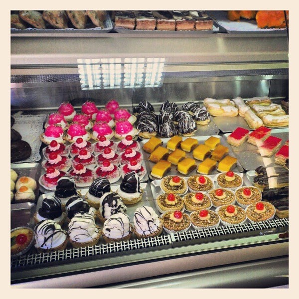 Pastelería Conde y Media - Bakery