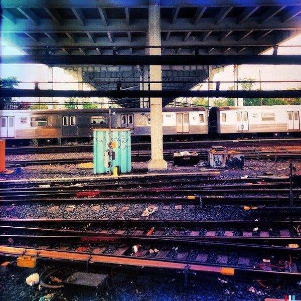 MTA - Coney Island Yard - (F) Culver Tracks - Gravesend - NYCT