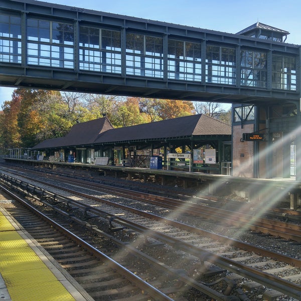 Photos at Metro North - Botanical Garden Train Station - Bronx Park ...