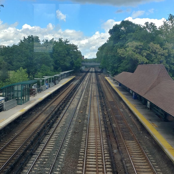 Photos at Metro North - Botanical Garden Train Station - Bronx Park ...