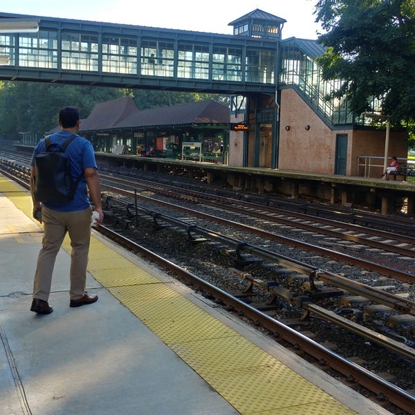 Photos at Metro North - Botanical Garden Train Station - Bronx Park ...