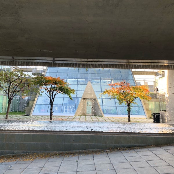 Waterfall Building - Structure in Vancouver