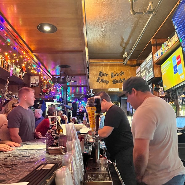 Rudyard's British Pub - 74 tips